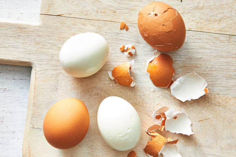 How long do farm-fresh eggs last in the refrigerator?