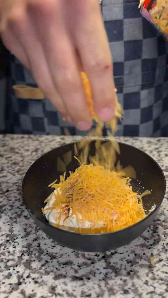 You want to eat better in 2025 Try this Buffalo Chicken Caulfilower ...