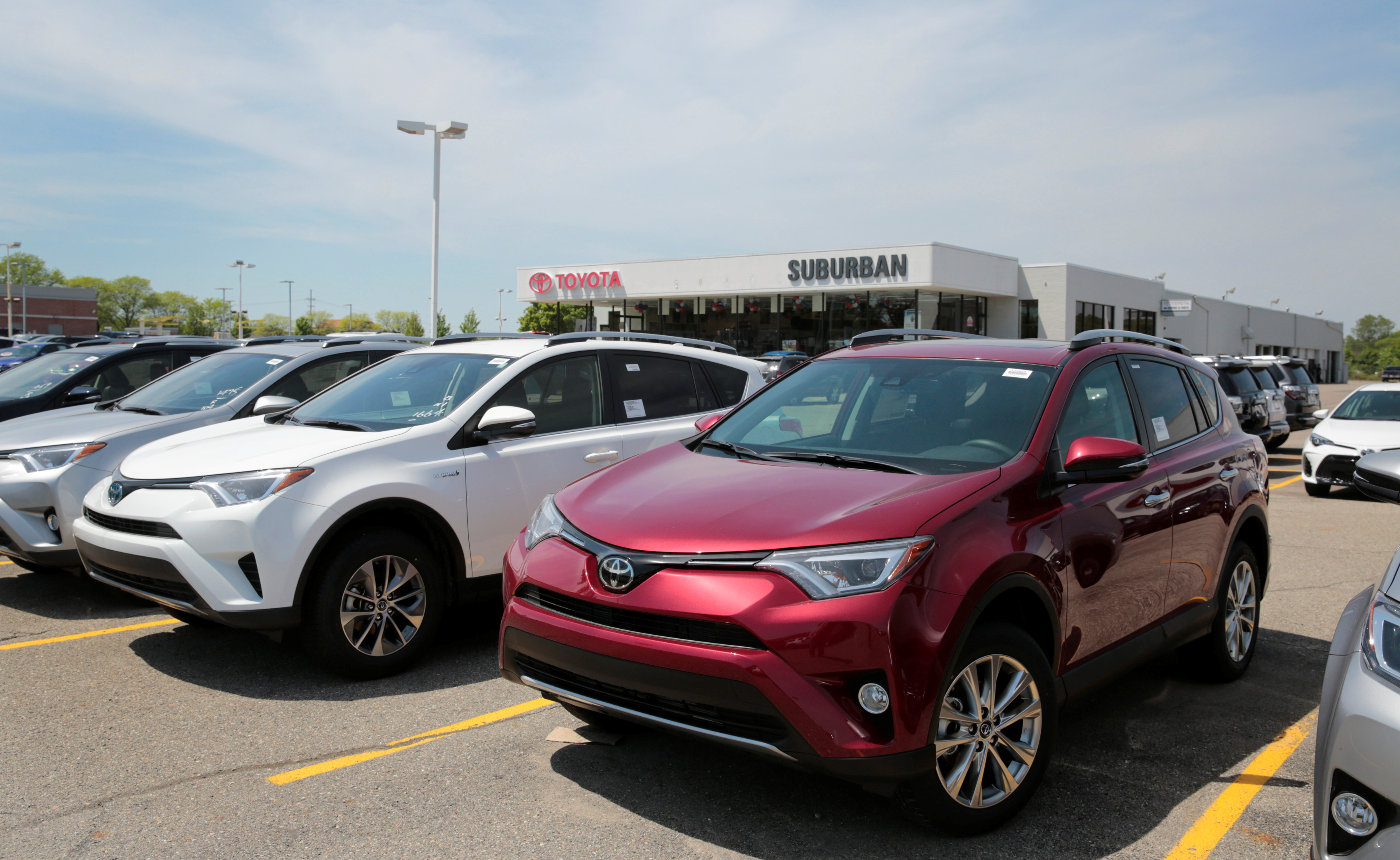 Canadians eye new cars but say US tariffs may price them out: KPMG survey
