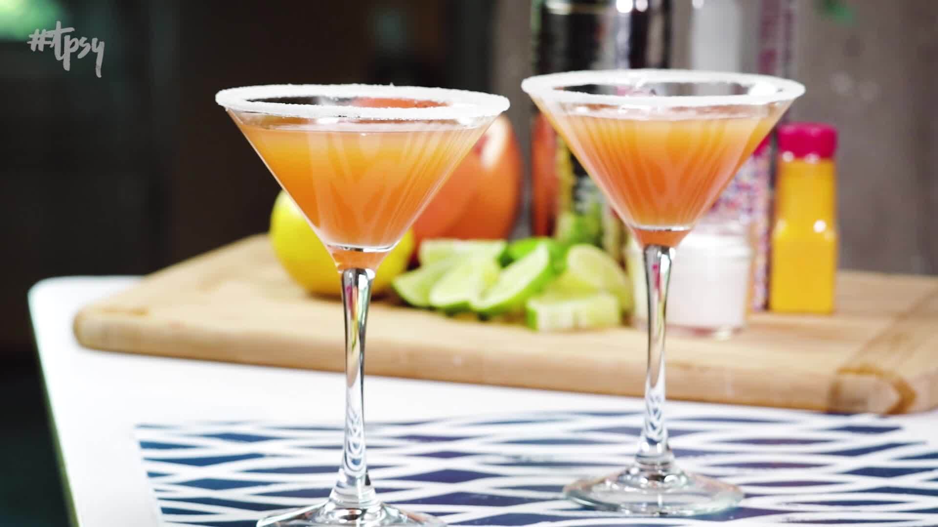 How to rim a cocktail glass like a pro with just a few simple tricks