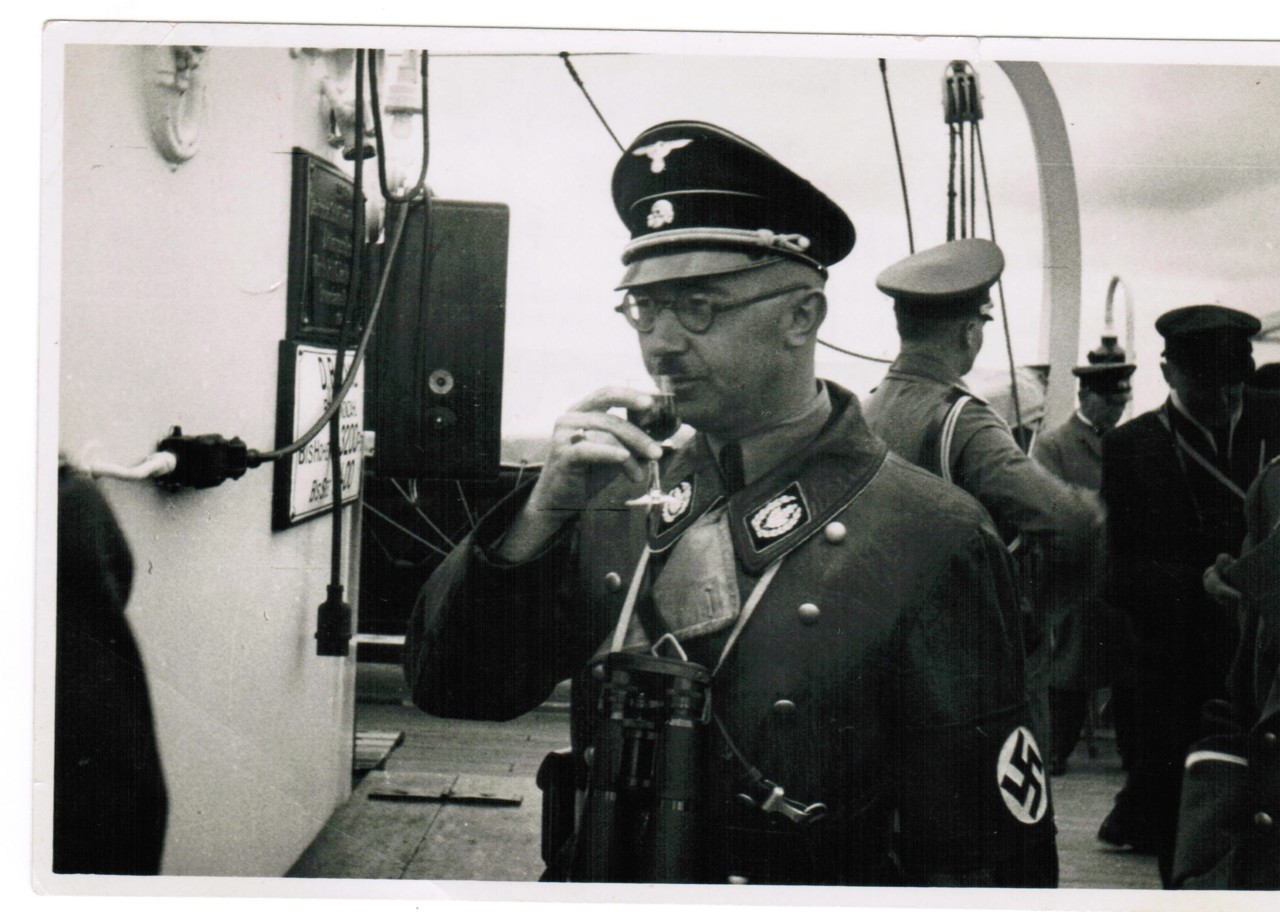 Duitser ontdekt dat nazi Heinrich Himmler zijn opa was: 'Kleinzoon van ...