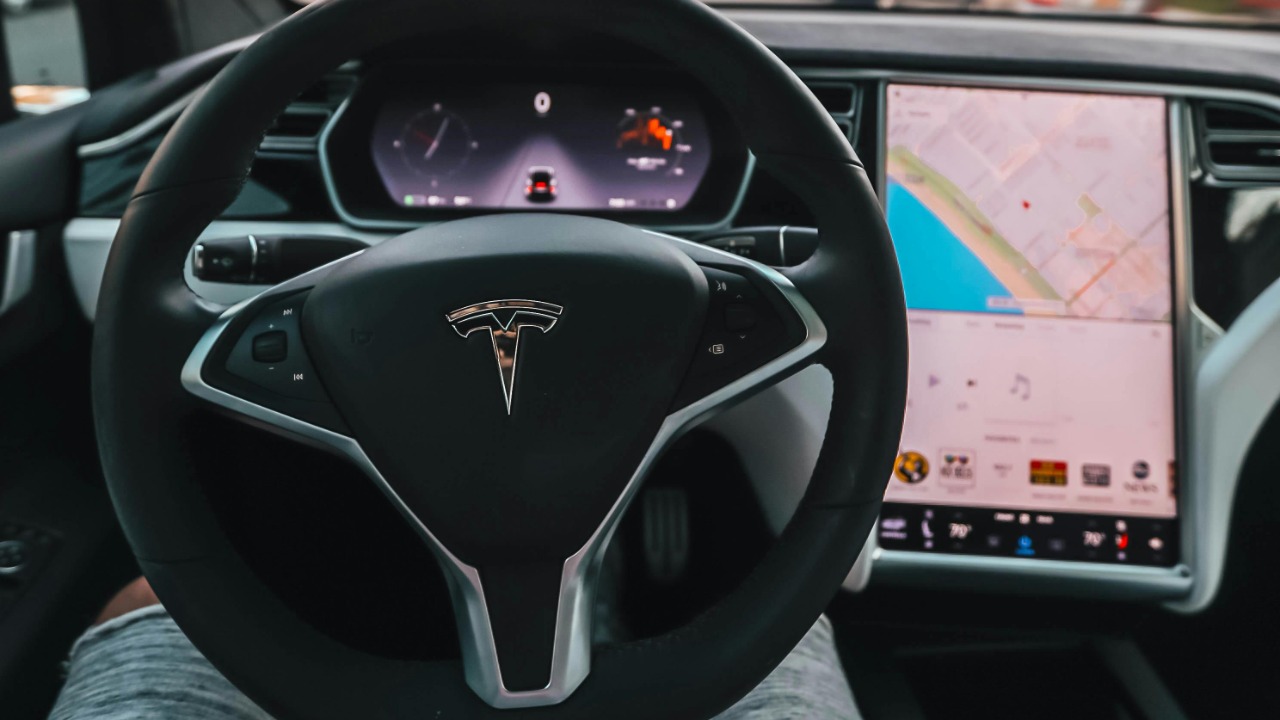 Tesla FSD nears 7B miles, boosting its real-world AI lead