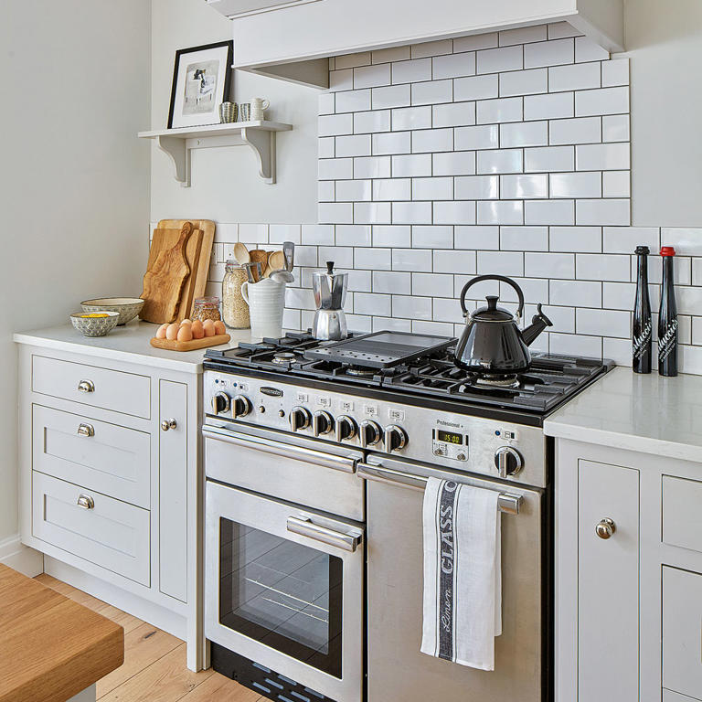 Move over, brass hardware – these 2 trendy metals will look better in a ...