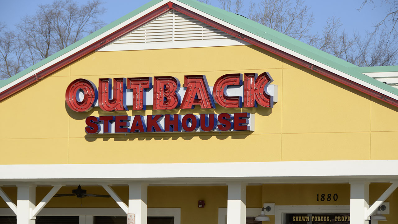Outback Steakhouse sued after man suffers 'serious bodily injury' from ...