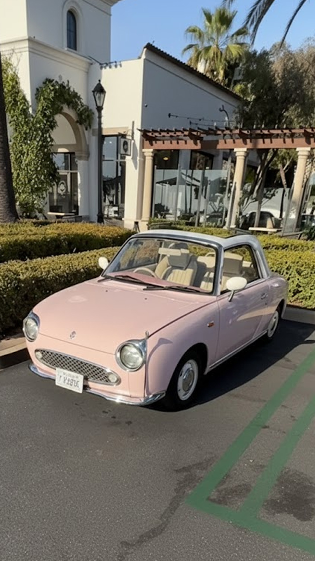 A closer look at the Nissan Figaro