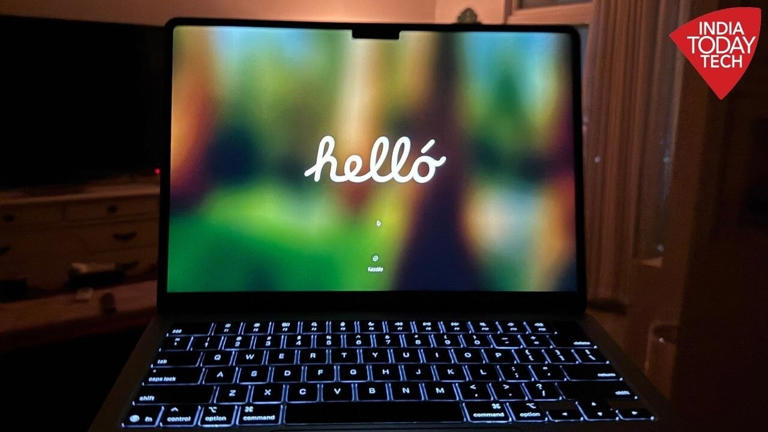 MacBook Air M4 gets Rs 19,910 discount as Apple Days Sale starts on ...