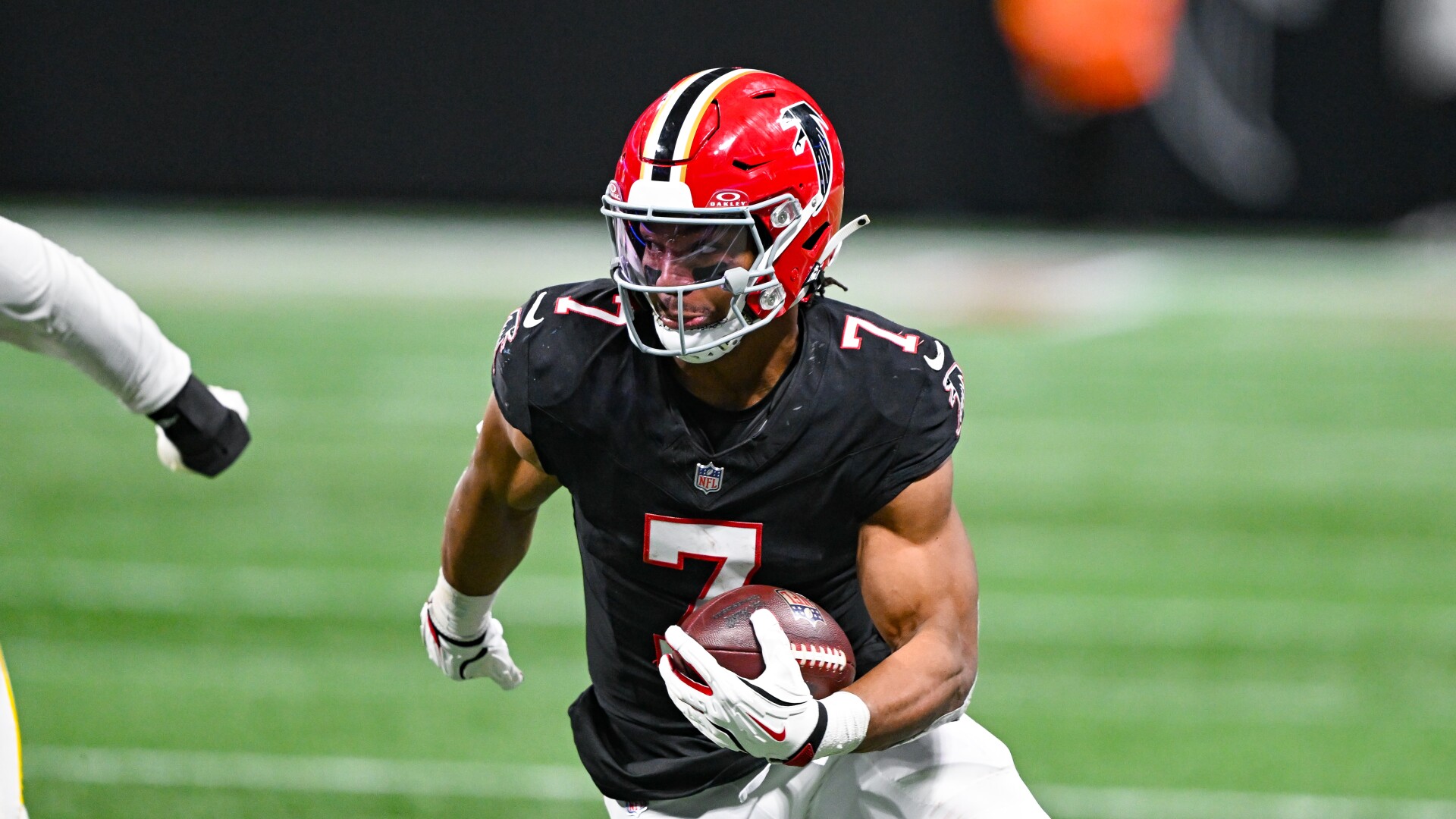 Bijan Robinson sets NFL record for yards from scrimmage before the age ...