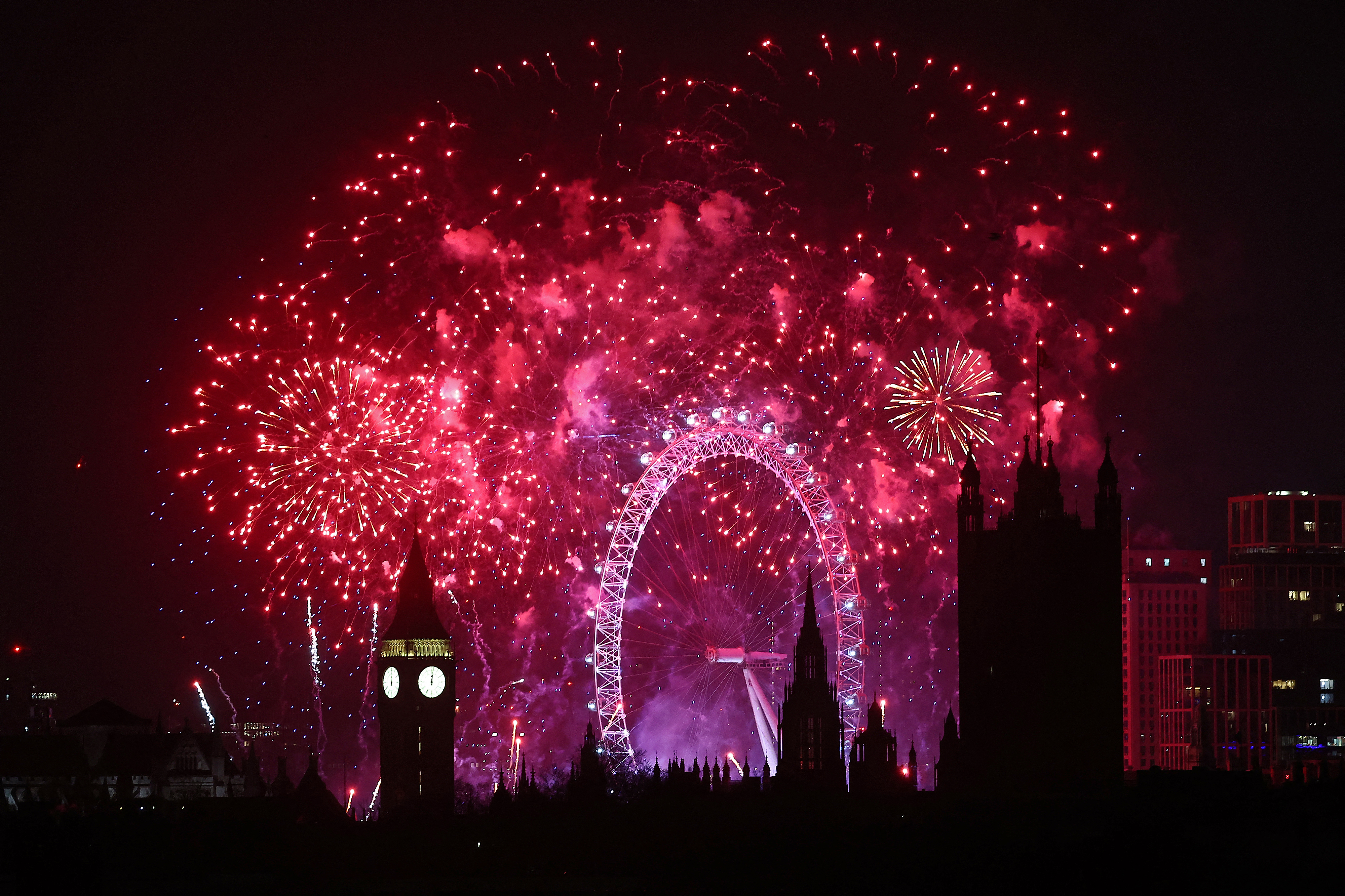 London New Year fireworks 2025: Full list of road and bridge closures ...