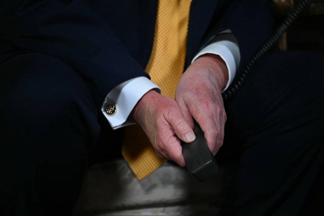 Trump’s hands raise health concerns after Christmas photos