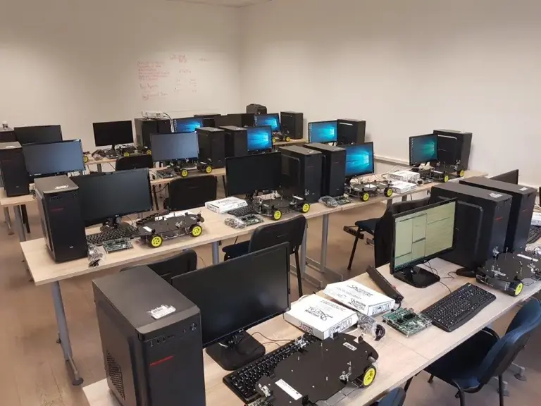 La Silicon Valley sul Danubio dove si programmano le auto del futuro