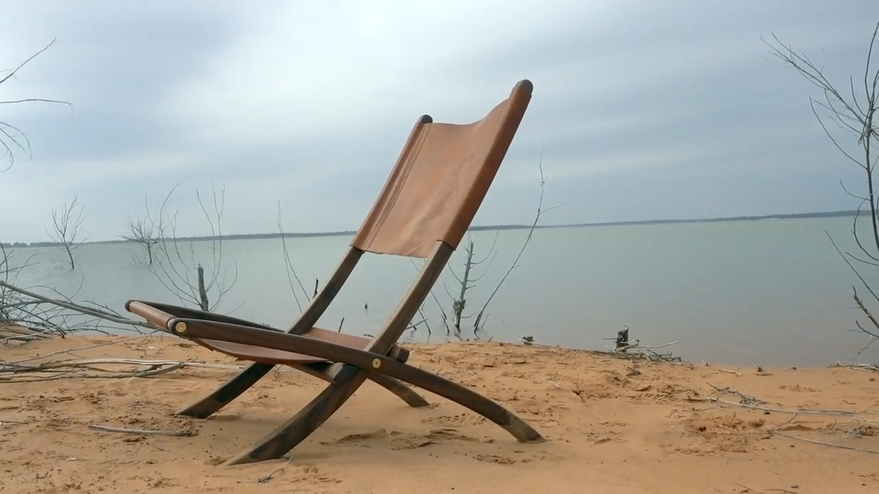 A folding slingback chair built the right way