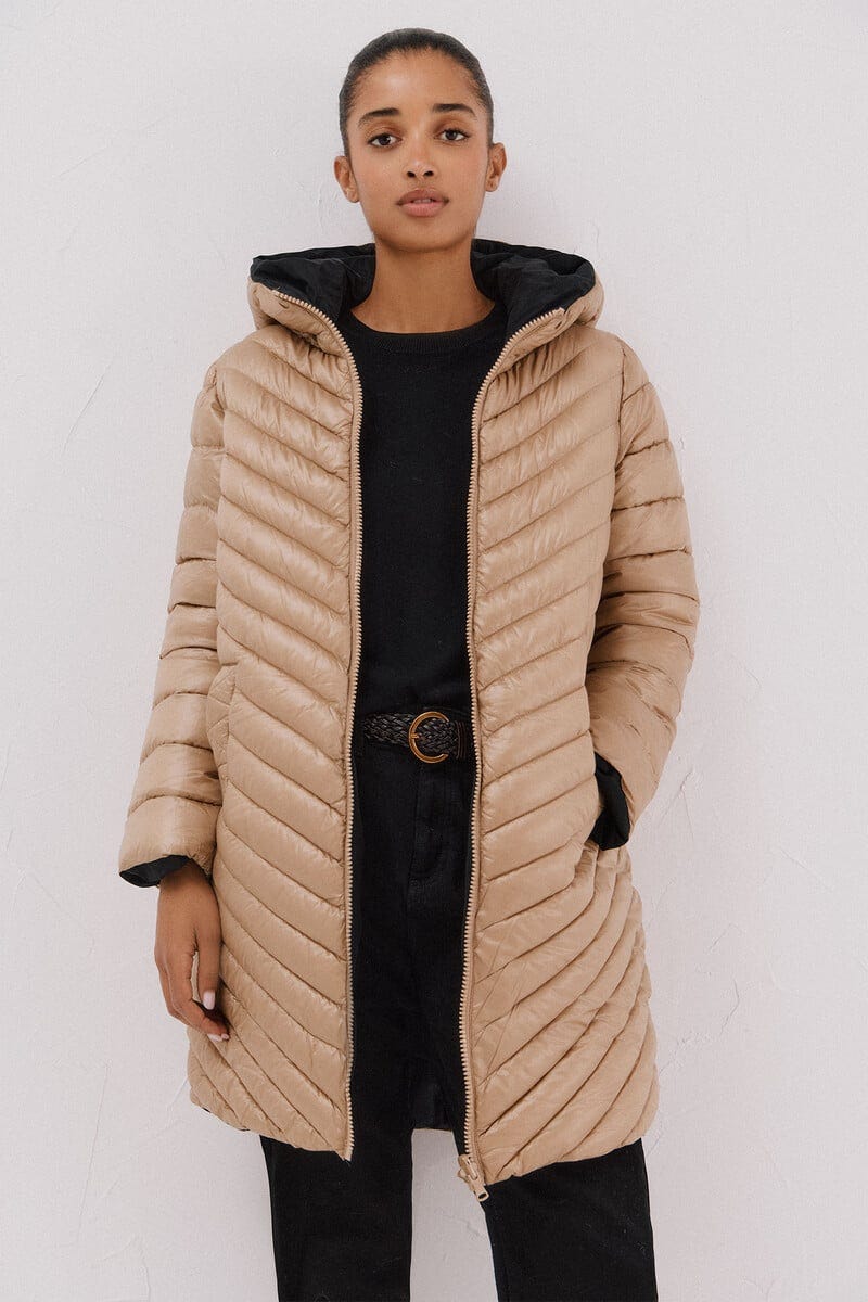 Colas en Cortefiel para conseguir rebajado este abrigo reversible por ...