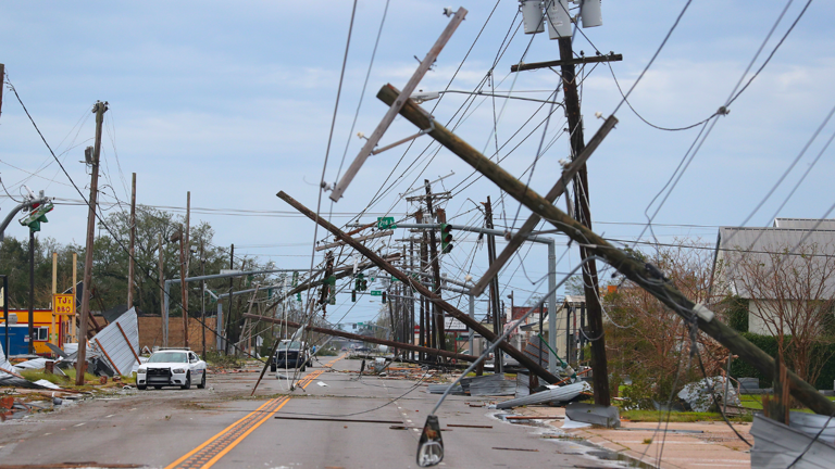 84 mph winds shred Montana—200K without power as families shelter ...