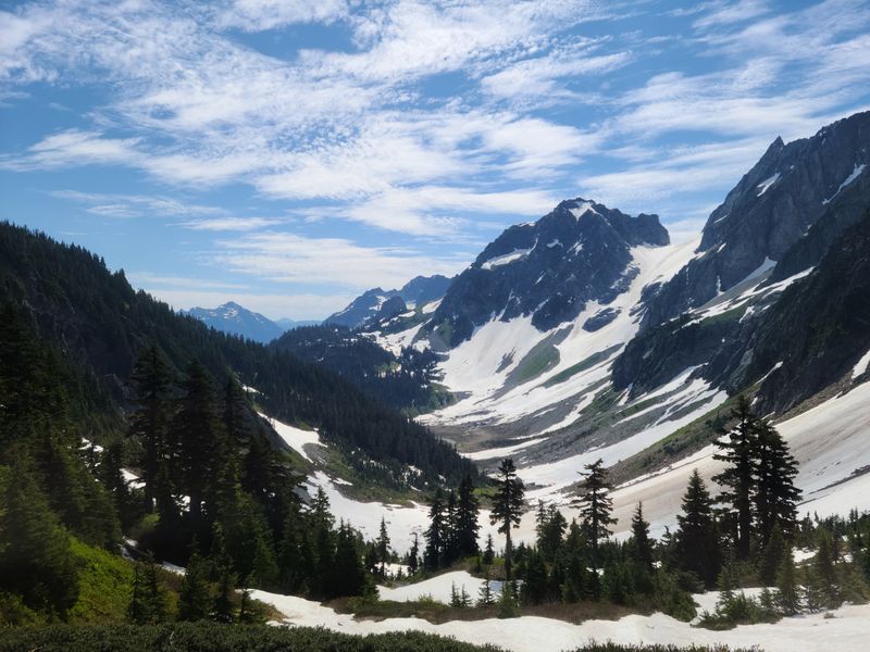 Two-day winter route in Washington to hidden snow harbors