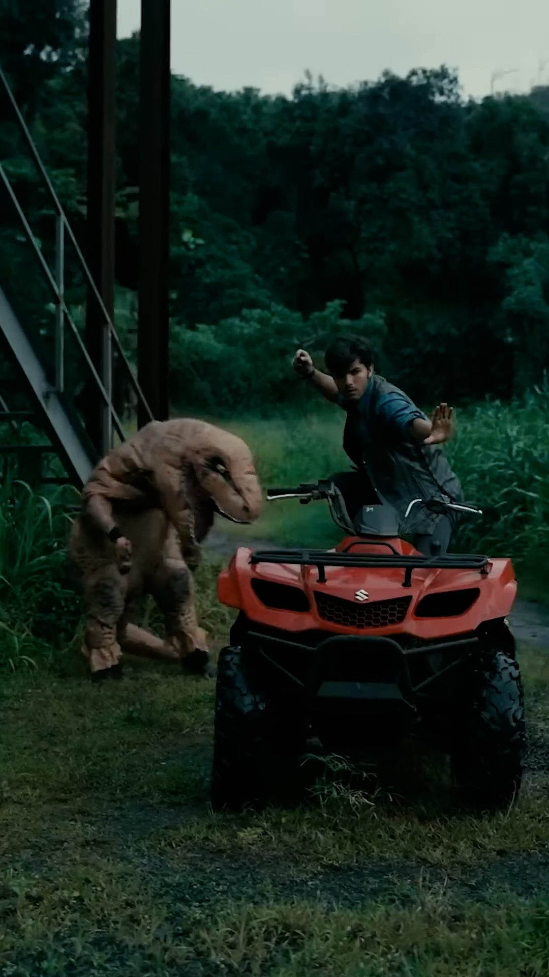 How we shot a dinosaur falling scene