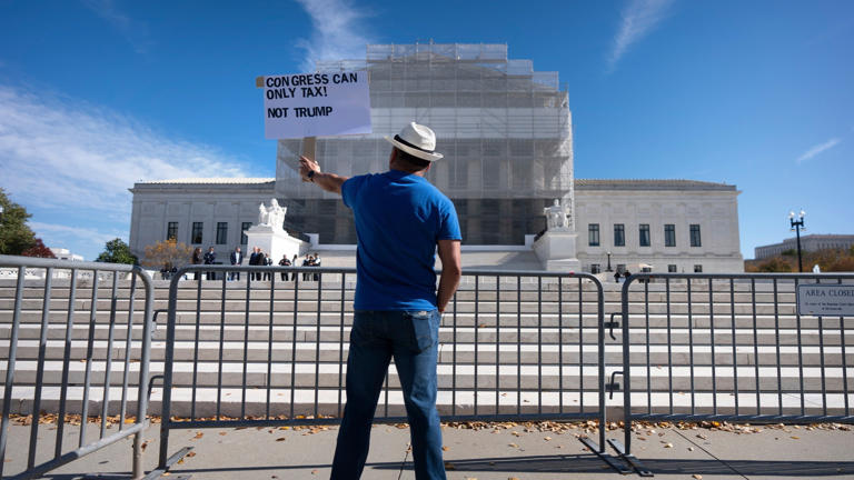 Donald Trump expected to impose new levies if Supreme Court strikes ...