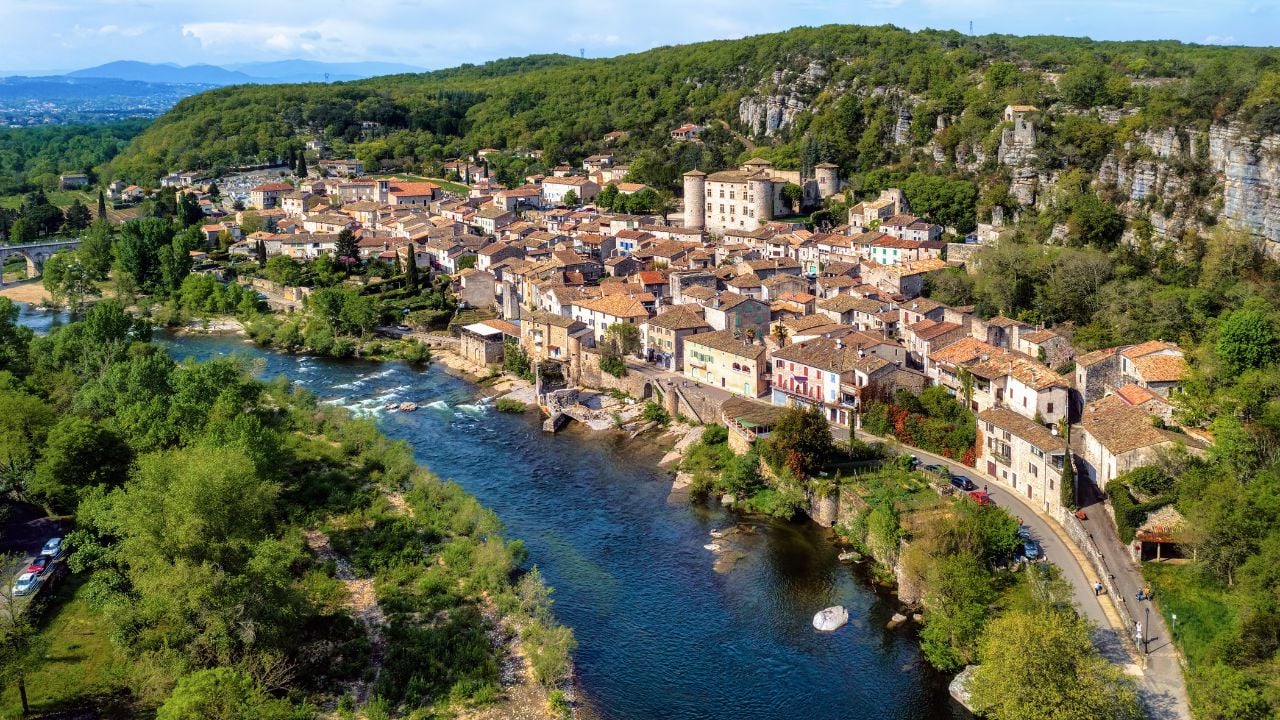 Sans autoroute, sans train et sans aéroport : ce département français ...