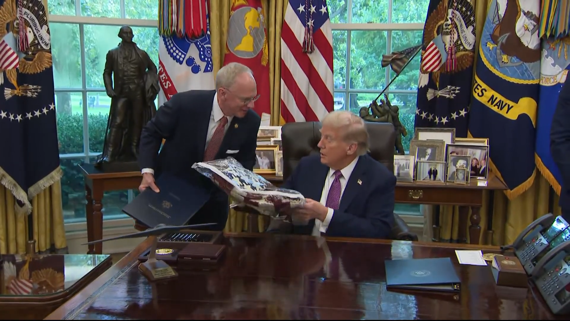 'I could use that at night': Trump gets duped by cognitive decline ...