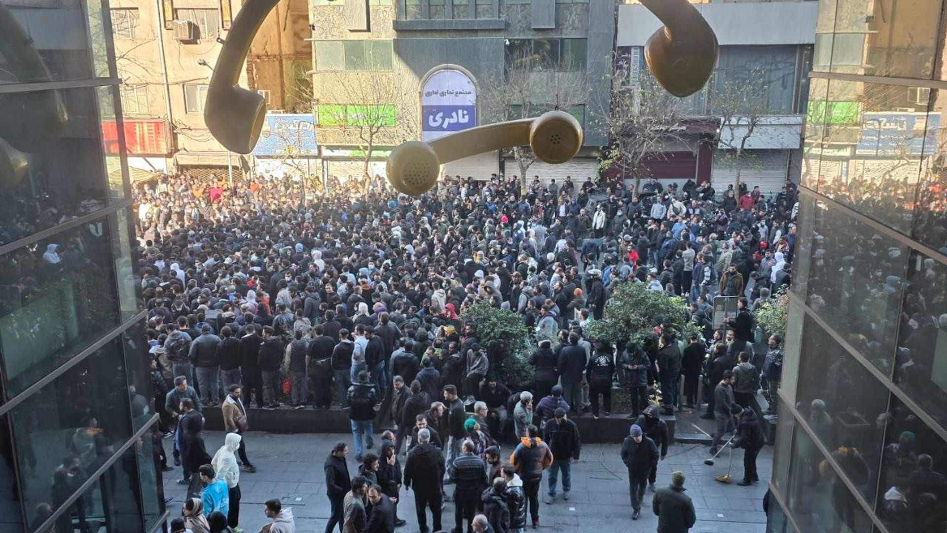„Habt keine Angst“: Proteste gegen Irans Regierung breiten sich auf ...