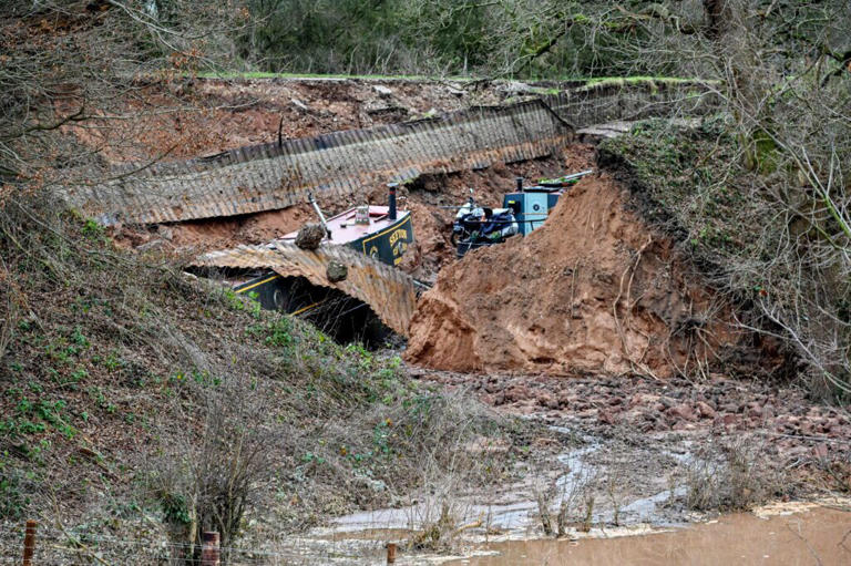 New pictures show narrowboats stranded in collapsed canal