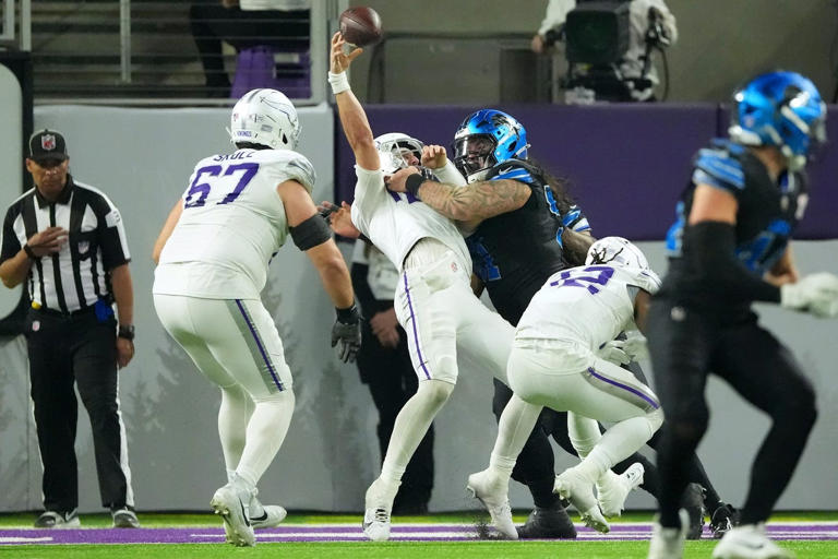 Vikings’ JJ McCarthy progressing with hand injury, but status is still ...