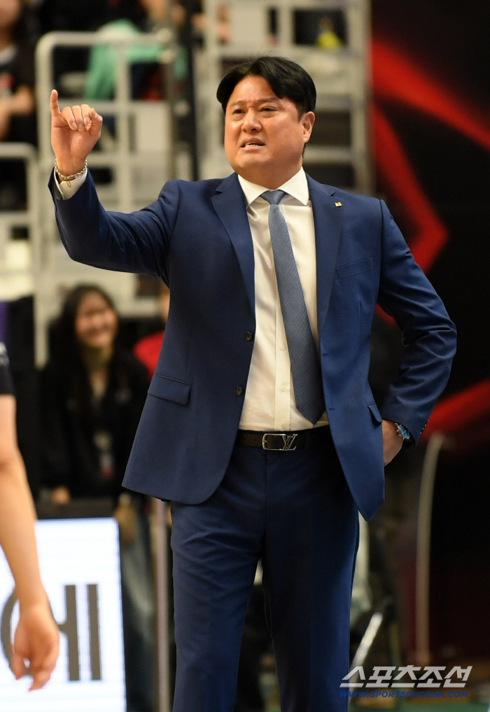 One-man show! Isaiah Hicks scored 39 points Suwon KT overpowered Seoul ...