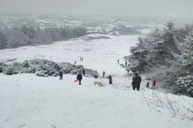 Exact time Edinburgh set for snow and sleet showers as freezing ...