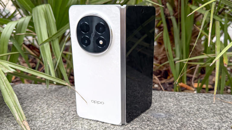 Foldable phones had a big year in 2025, and iPhone Fold’s arrival in ...