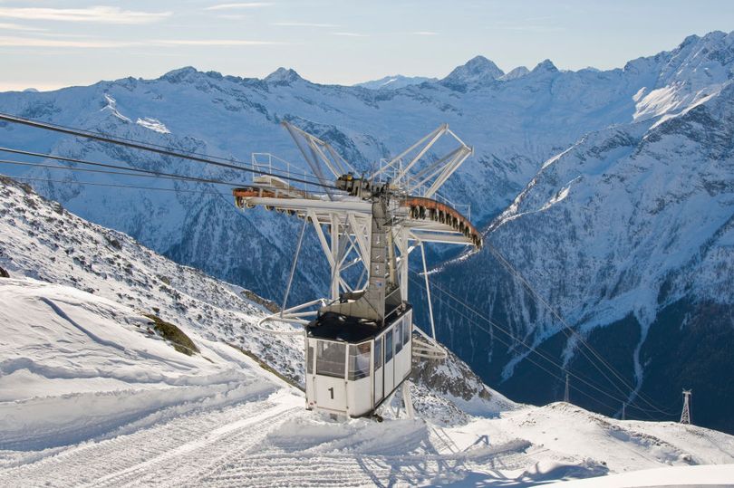 Monte Moro cable car crash as six injured, including a child, with 100 ...