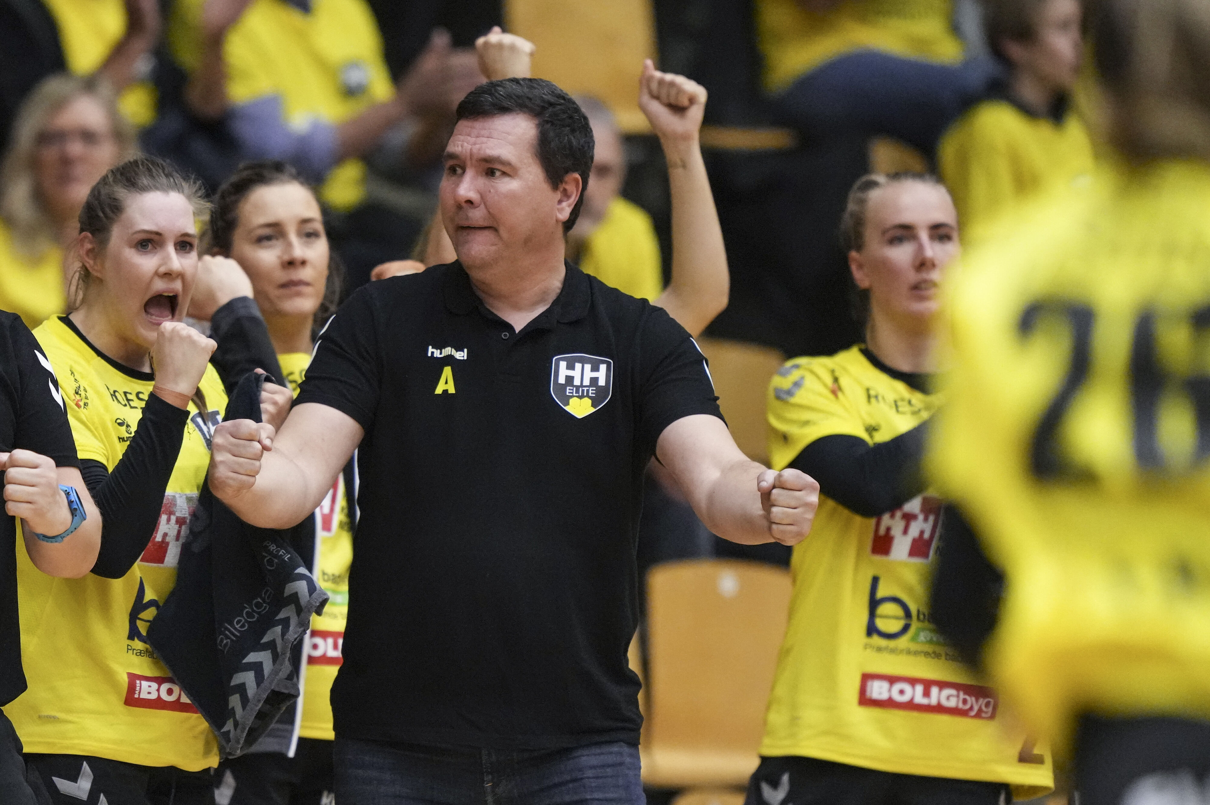 Jan Leslie undrer sig over bredside efter rumænsk skilsmisse