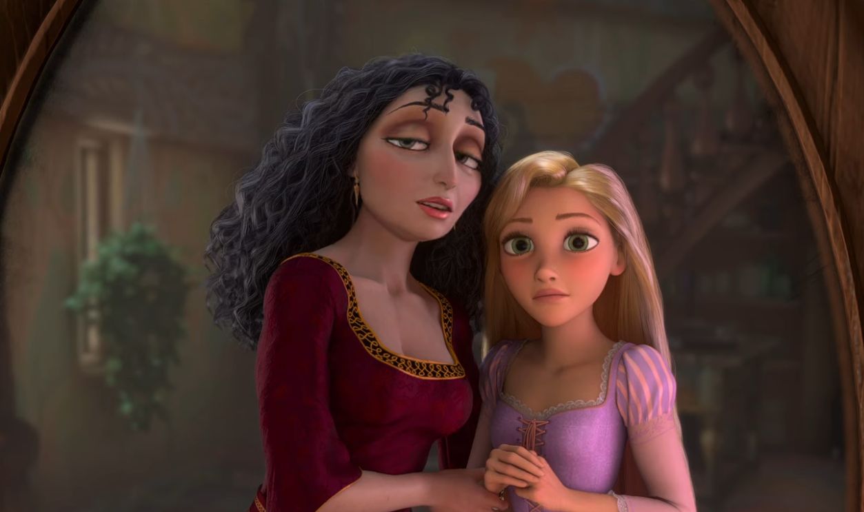 Only people who watch the movie over and over notice these details, but ...
