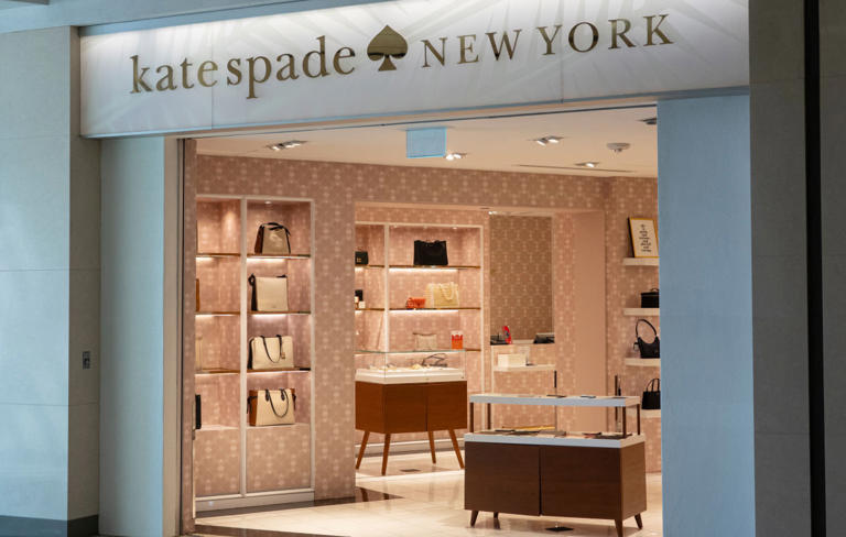 Kate Spade outlet has a 'beautiful' and 'functional' mini crossbody bag ...
