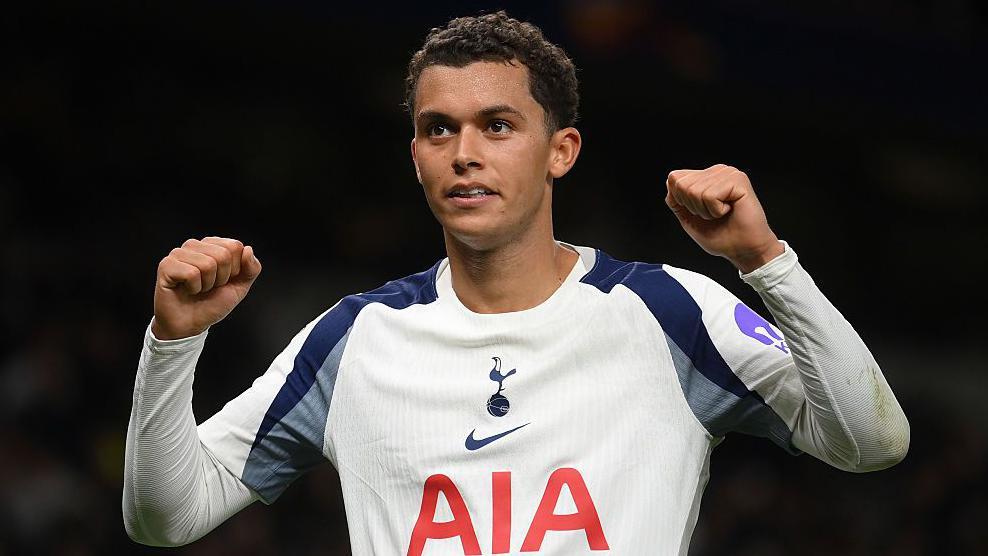 Johnson to decide future after Palace deal agreed