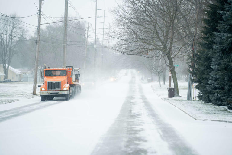 Consumers sets restoration target with thousands in Michigan without power