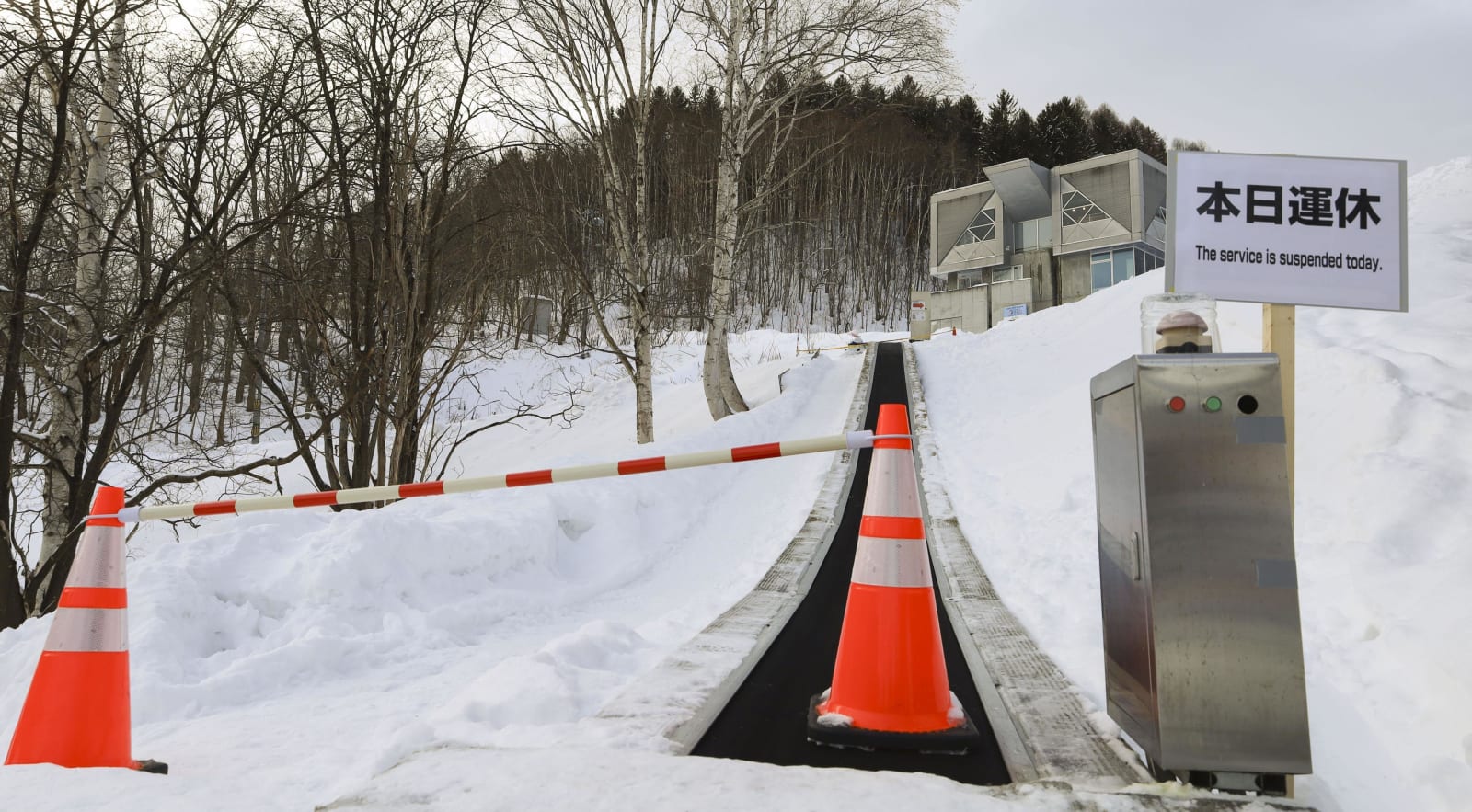 5-year-old boy trapped in ski resort walkway died of suffocation