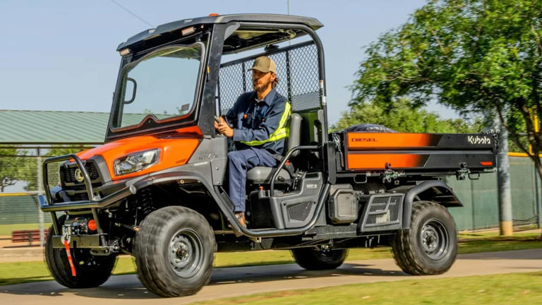 Japanese manufacturer Kubota just made its workhorse UTV even more useful