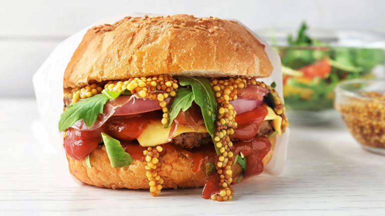 Boyfriend expected me to foot the bill for a $30 burger. I changed the ...