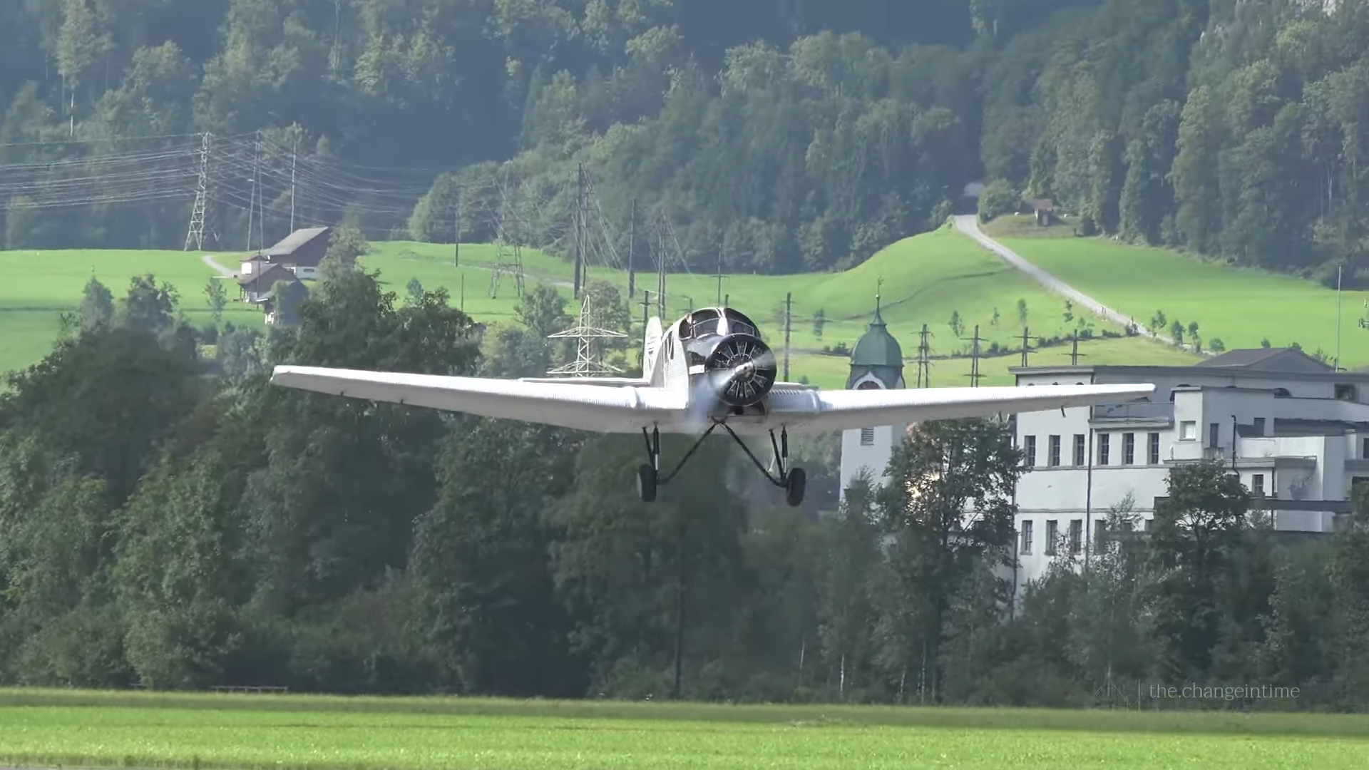 What made the Junkers F-13 the world’s first all-metal airliner