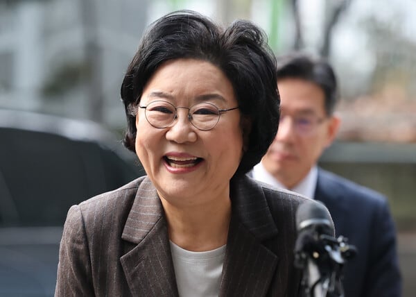 Lee Hye-hoon's Yeongjongdo land triples amid speculation