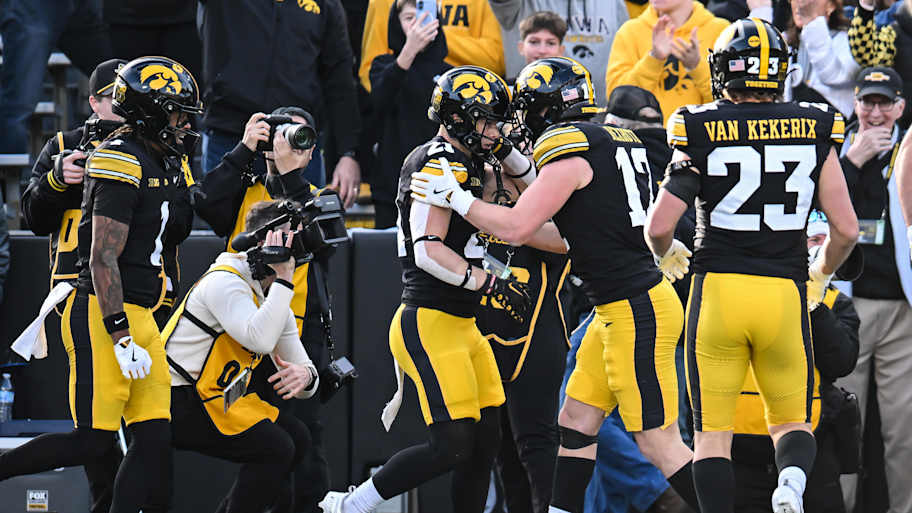 Iowa looks to rewrite past bowl game struggles