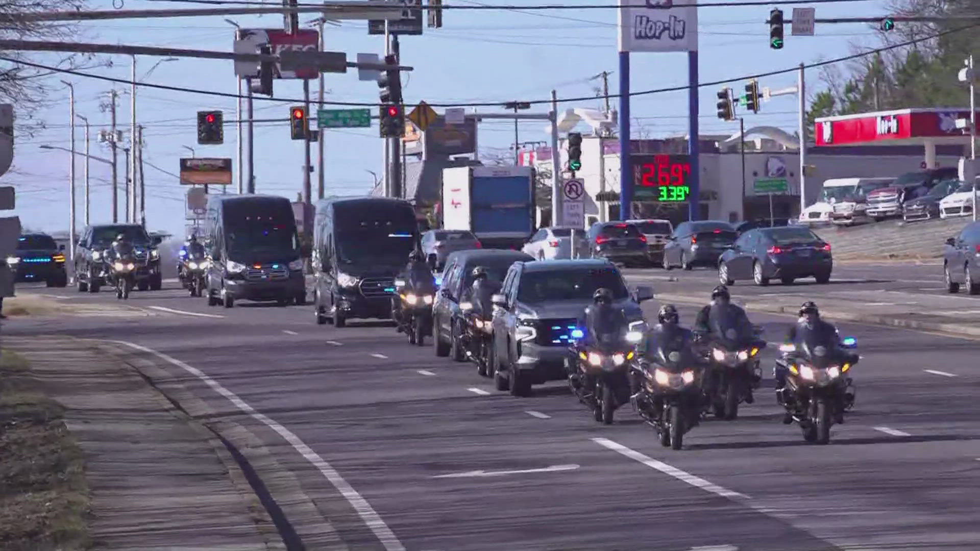 KCSO procession for Chief Deputy Bernie Lyon moves through Knoxville
