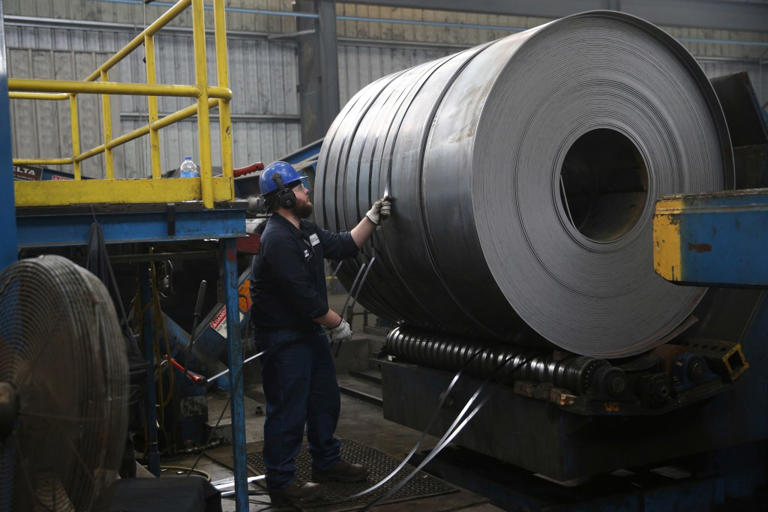 Trump admin has plan B to keep tariffs going if Supreme Court deems ...