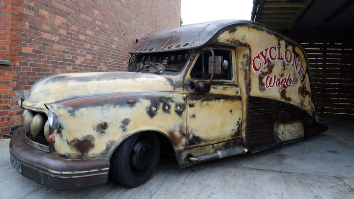 A Seven Day Transformation With This London Taxi Into Rat-Rod