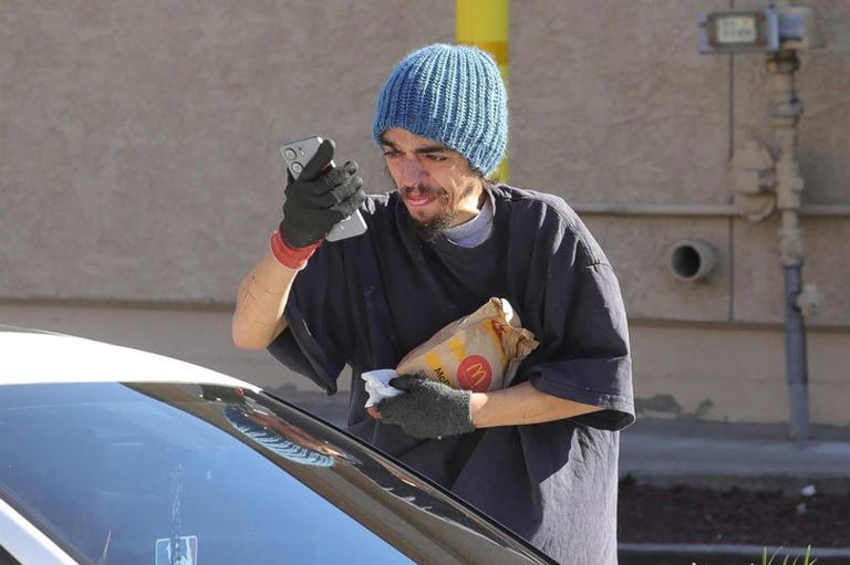 Nickelodeon star Tylor Chase seen back on the streets after Christmas ...
