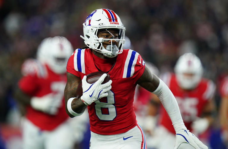 Stefon Diggs allegedly slapped, choked female employee in dispute over ...