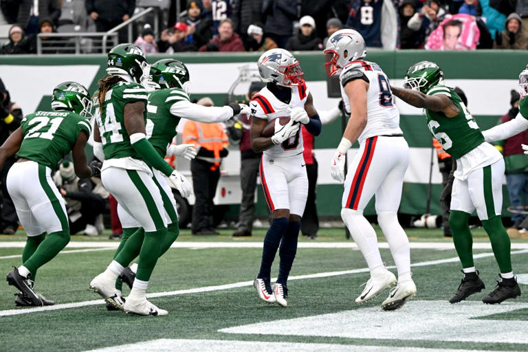 Stefon Diggs arrested, accused of strangling, slapping personal chef ...