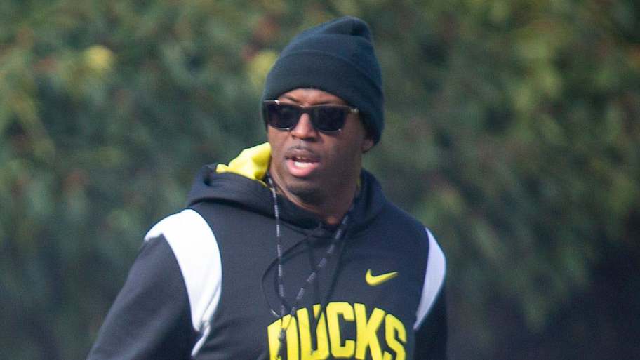 Oregon Ducks predicted to land top West Coast defensive back recruit