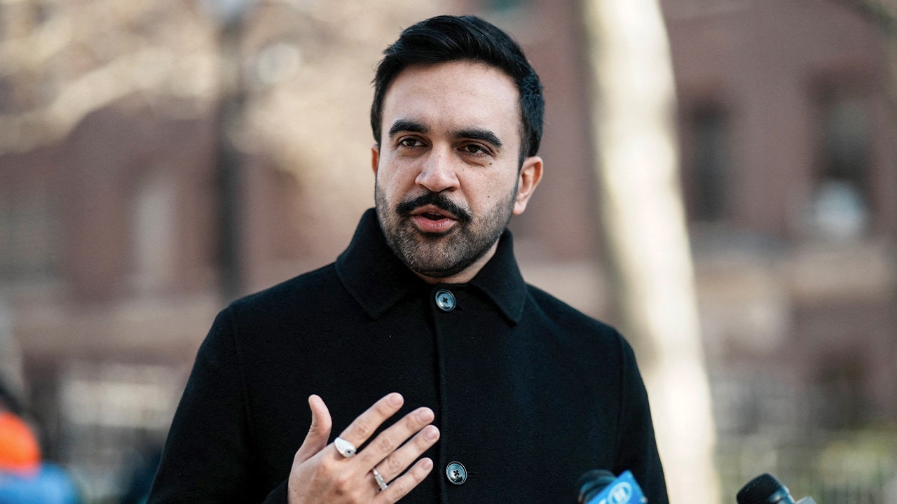 AOC to deliver opening remarks at Mamdani's inauguration, Bernie ...