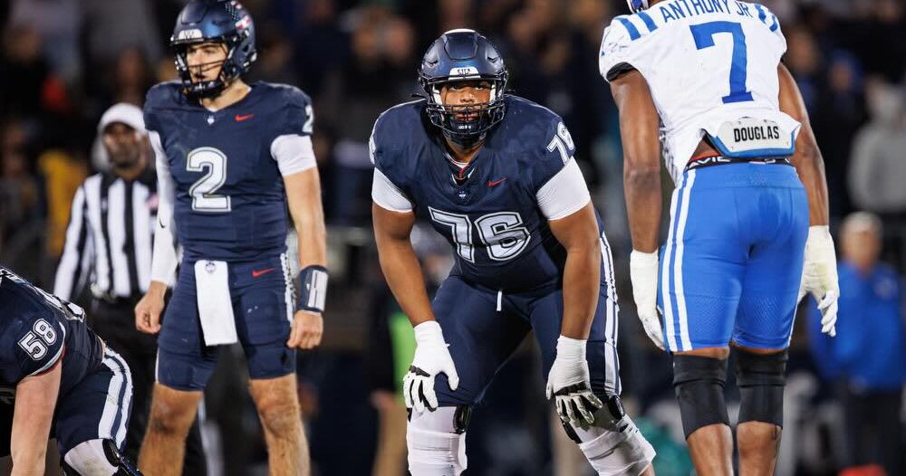 UConn football OL Toriyan Johnson to enter transfer portal