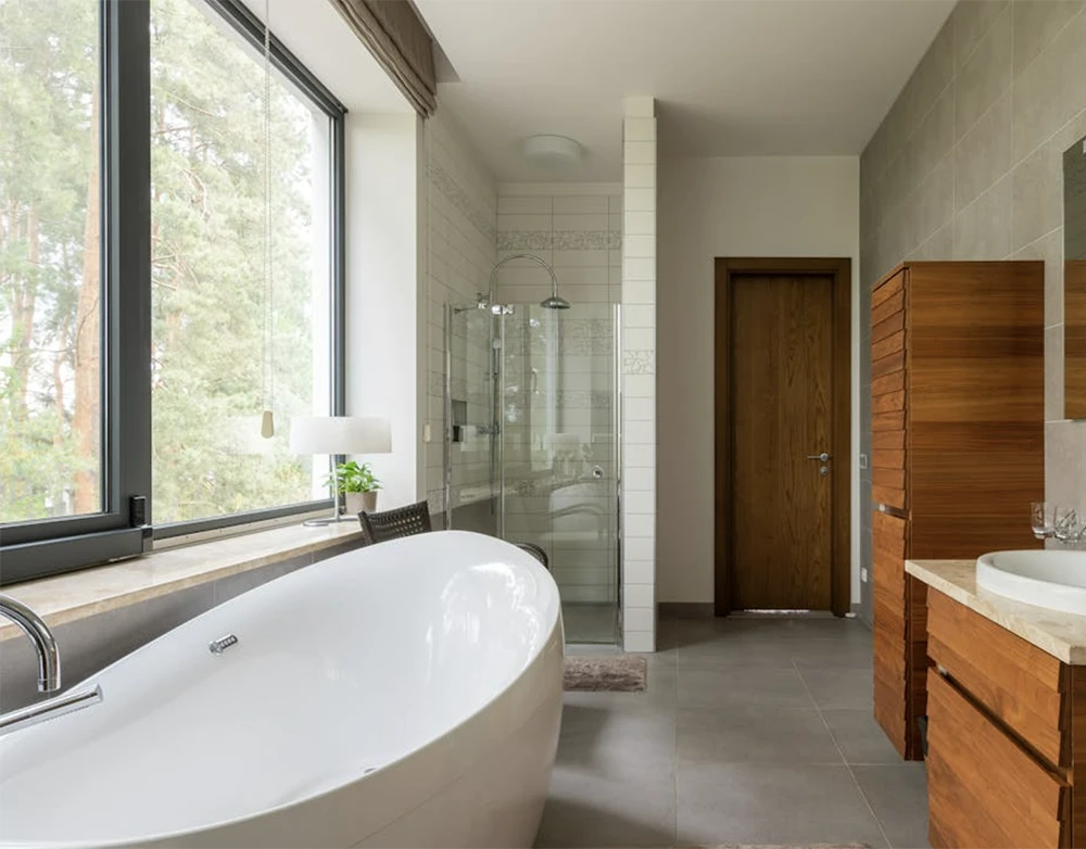 How to combine bathtubs with walk-in showers seamlessly